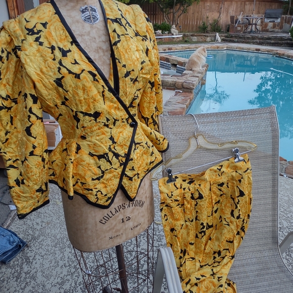 luxury | Dresses | 0 Silk 2 Piece Suit Sample From Rippling Hong Kong ...